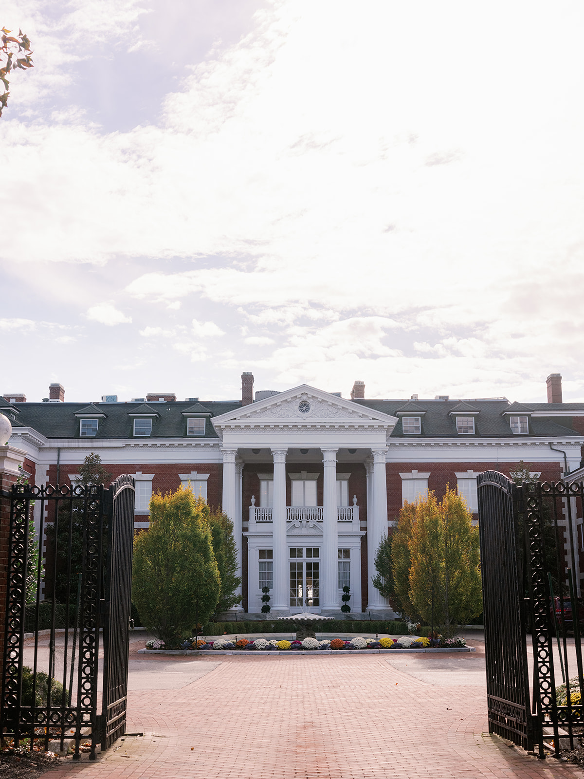 Modern Glam Wedding at Bourne Mansion • katherinemarchand.com