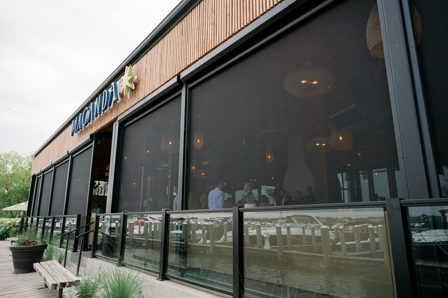 A Modern Floral Wedding at Minikahda Club • katherinemarchand.com