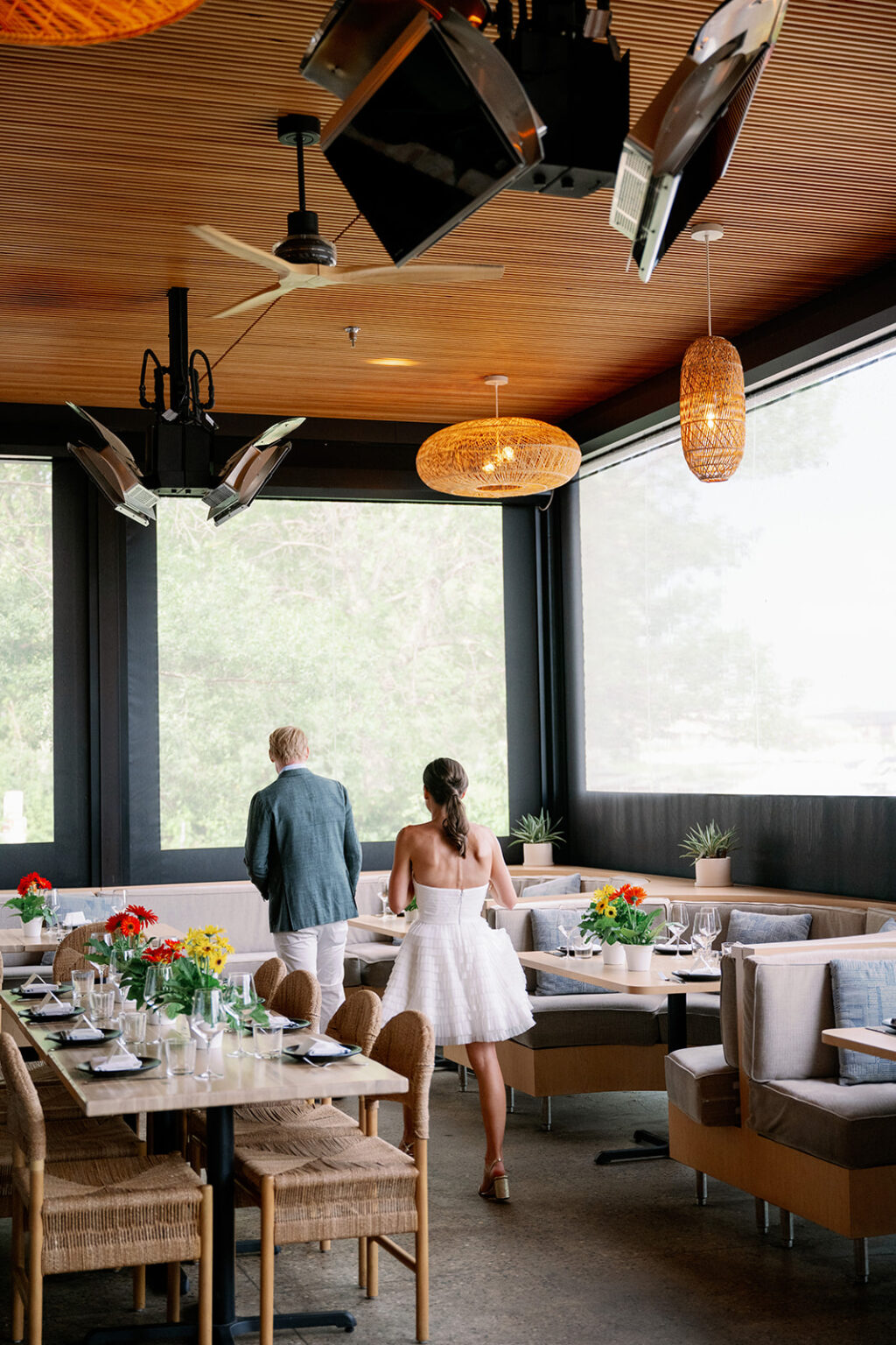 A Modern Floral Wedding at Minikahda Club • katherinemarchand.com